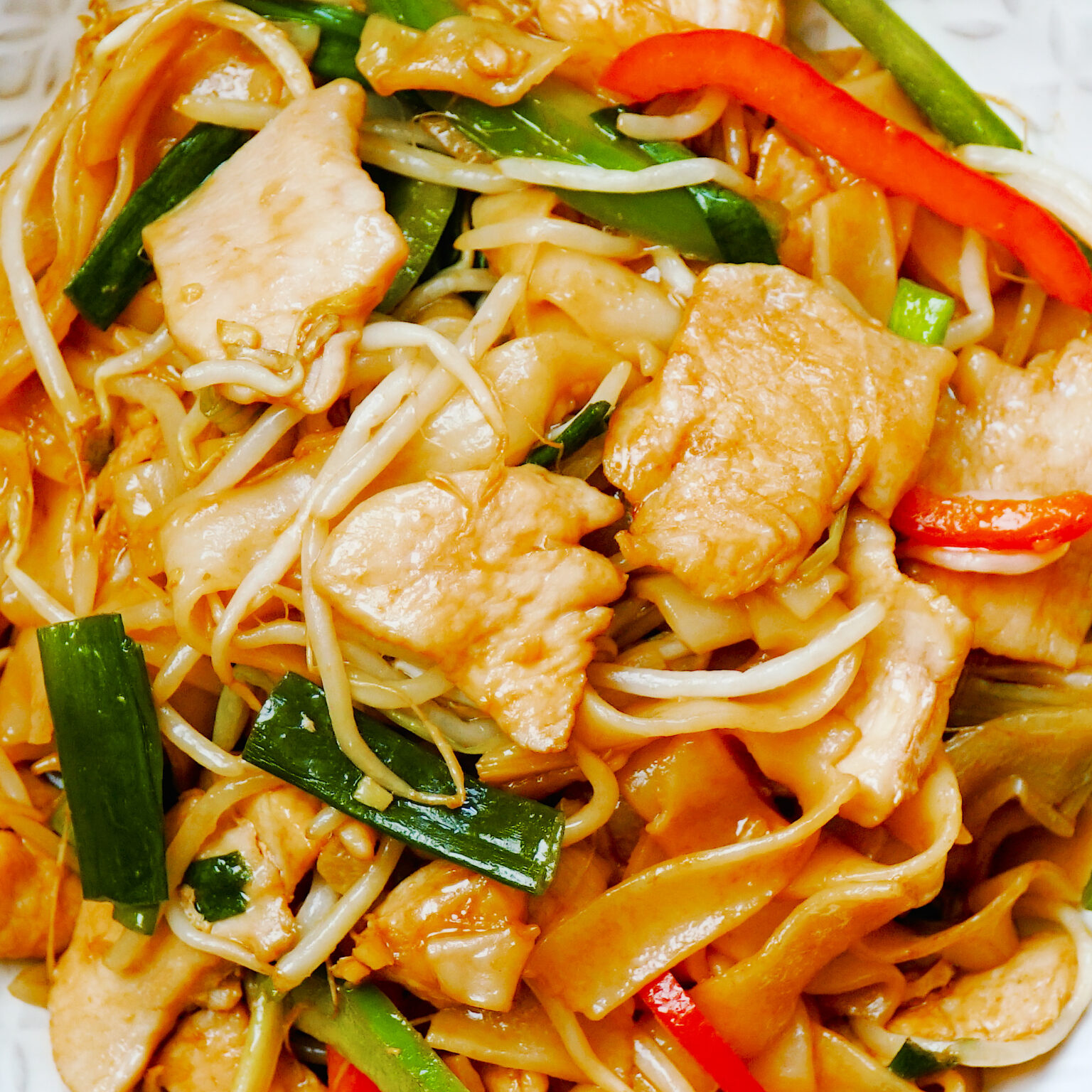 Chicken Chow Fun ( Chicken Fried Rice Noodles) - Khin's Kitchen ...