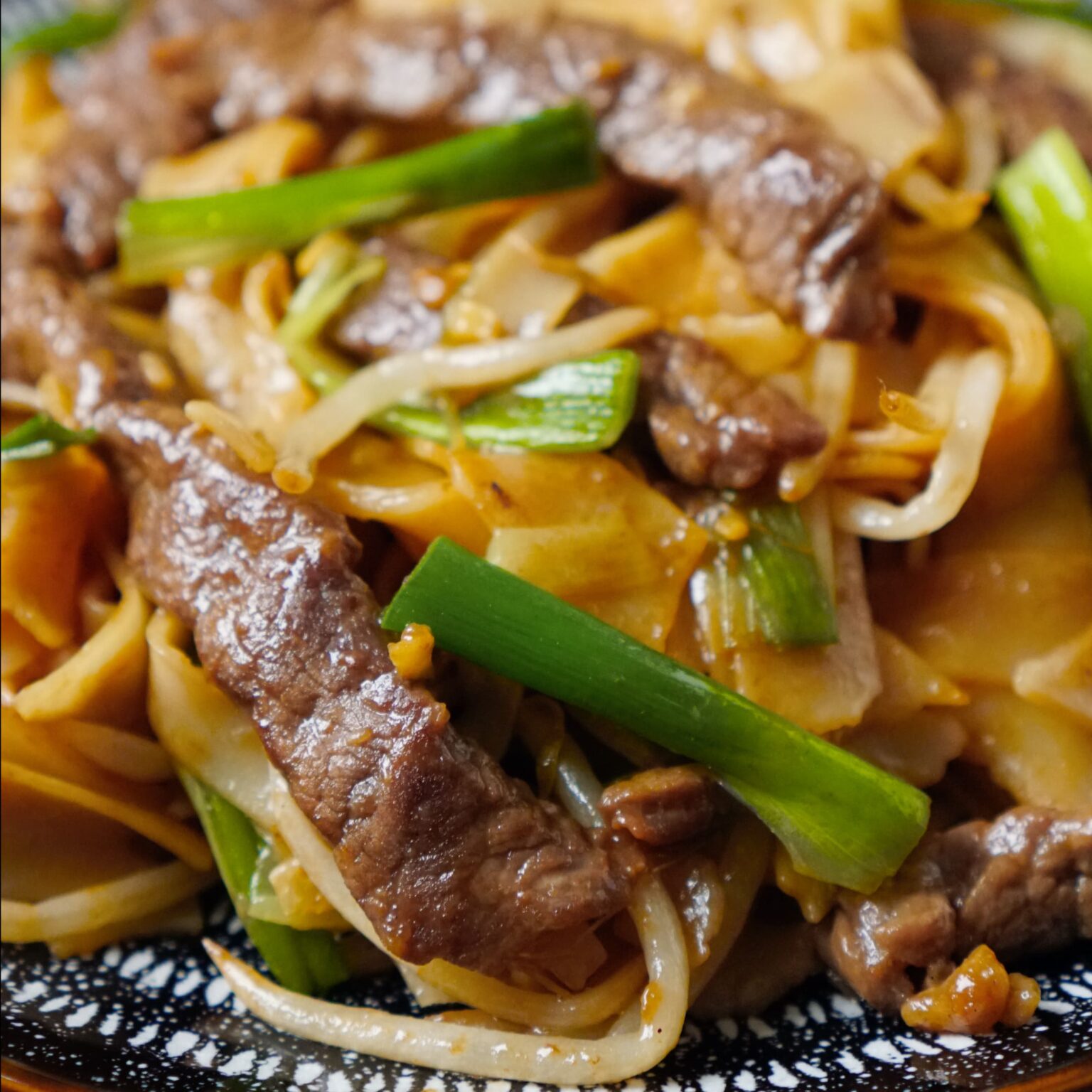 Beef Chow Fun - Khin's Kitchen | Chinese cuisine | Quick & Easy