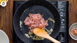 Chicken Spring Rolls - Khin's Kitchen | Appetizer recipe