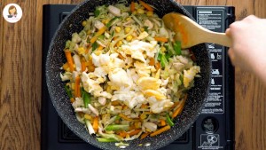 Chicken Spring Rolls - Khin's Kitchen | Appetizer recipe