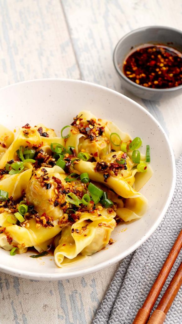 Wonton in Chilli Oil - Khin's Kitchen | Wonton Recipe