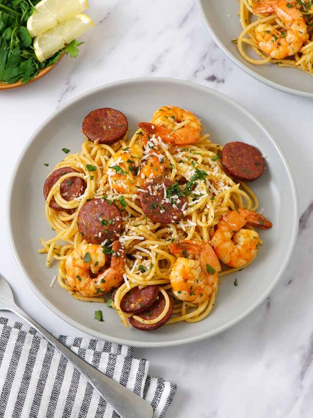Spicy Garlic Prawn Pasta - Khin's Kitchen